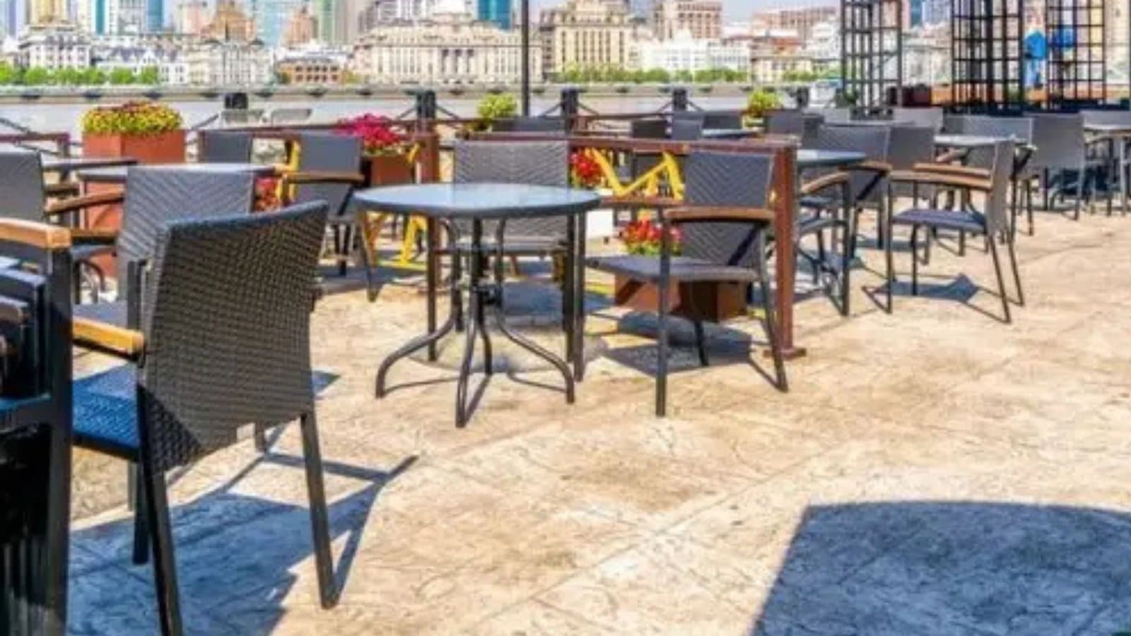 Top 15 Rooftop Cafe and Bar in Noida | Open Air Lounge
